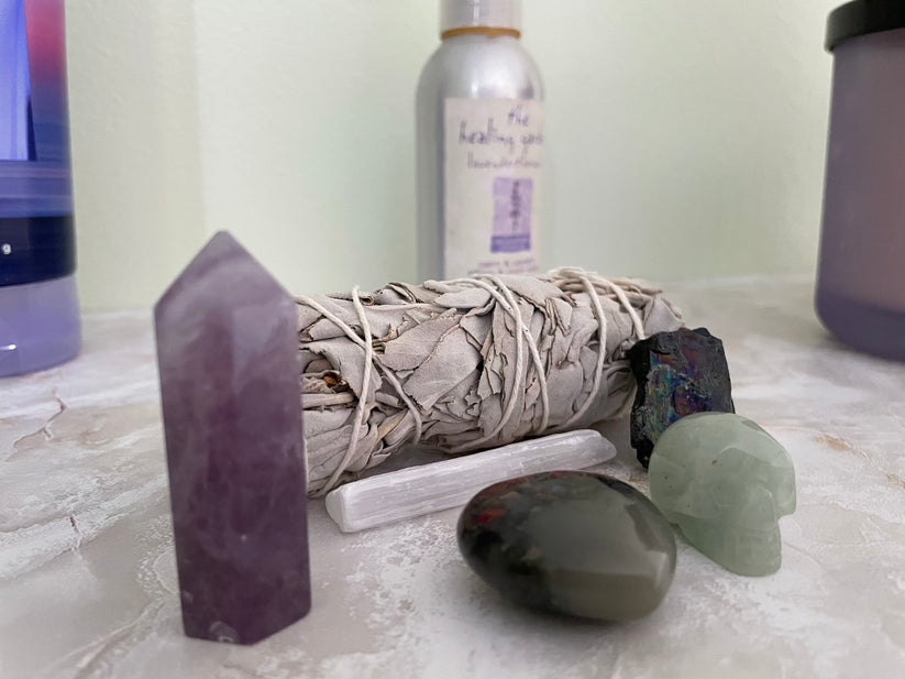Halloween crystals set special includes five unique crystals plus whit ...